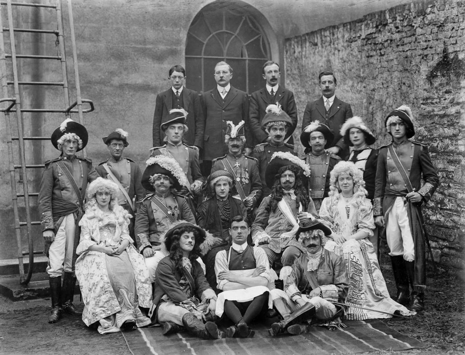 Old Irish Photos: Amazing Old Pictures of Irish People From the Past