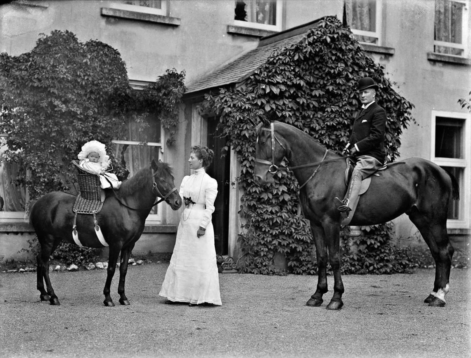 Old Irish Photos: Amazing Old Pictures of Irish People From the Past